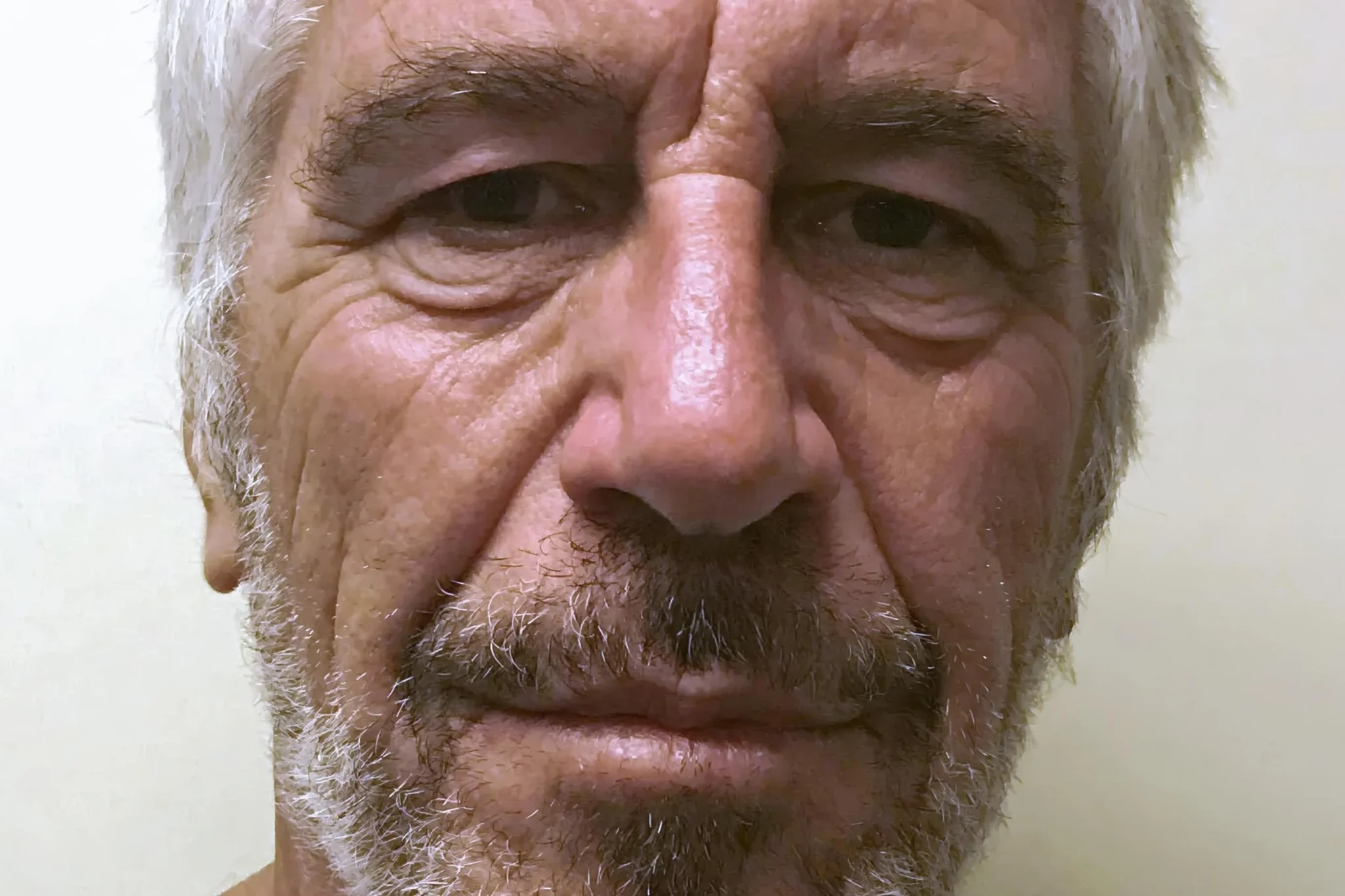 Novos documentos do caso Epstein revelam rede de poder e comunicações ...